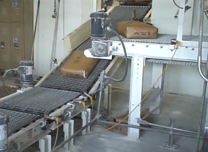 Bag Flattener Conveyor | 90 Degree Transfer Conveyor | V-Belt