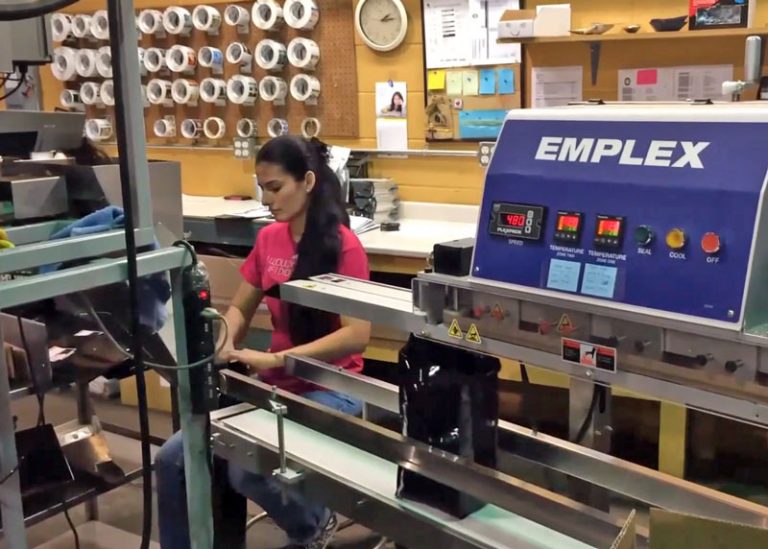 Coffee Bagging Equipment: Weigh, Fill, and Seal with Nitrogen Flush