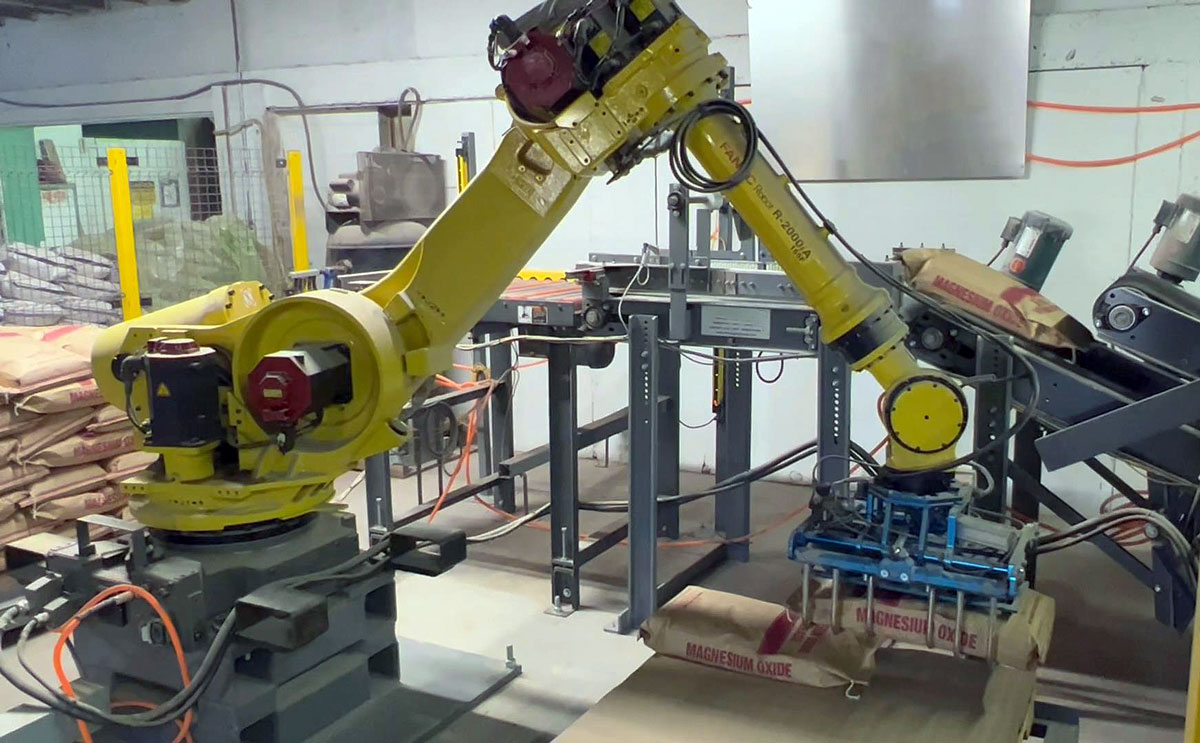 Palletizer Robot Palletizing Robots | Robots.com | Robots.com